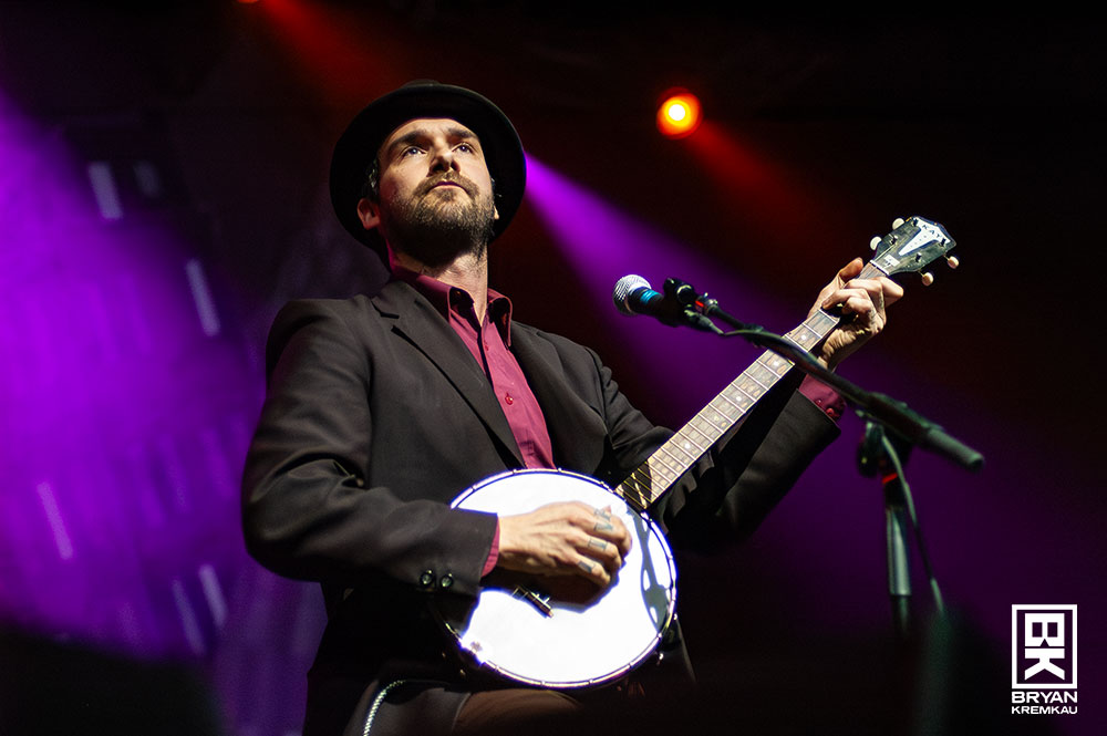 William Elliott Whitmore Announces New Album "Silently, The Mind Breaks ...